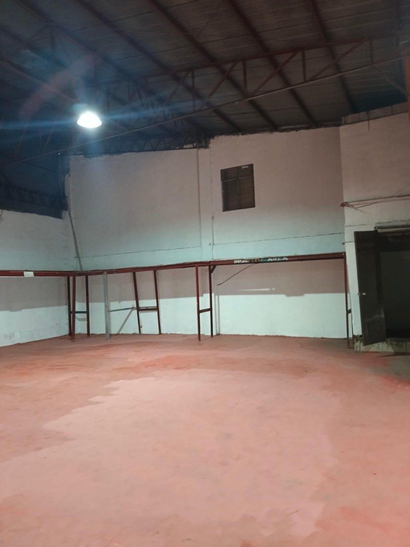 WAREHOUSE IN NAIA TERMINAL 1 FOR CARGO LOGISTICS BUS BRGY VITALEZ ...