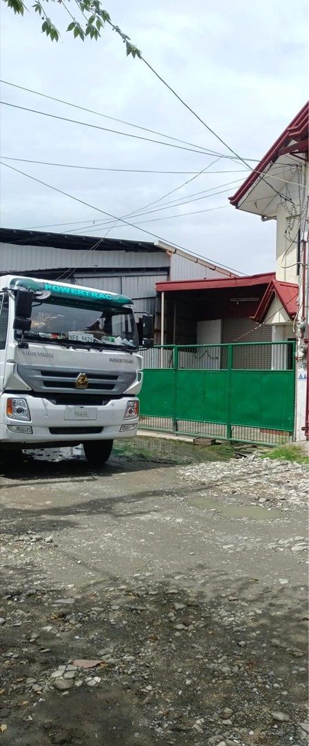 WAREHOUSE IN NAIA TERMINAL 1 FOR CARGO LOGISTICS BUS BRGY VITALEZ ...