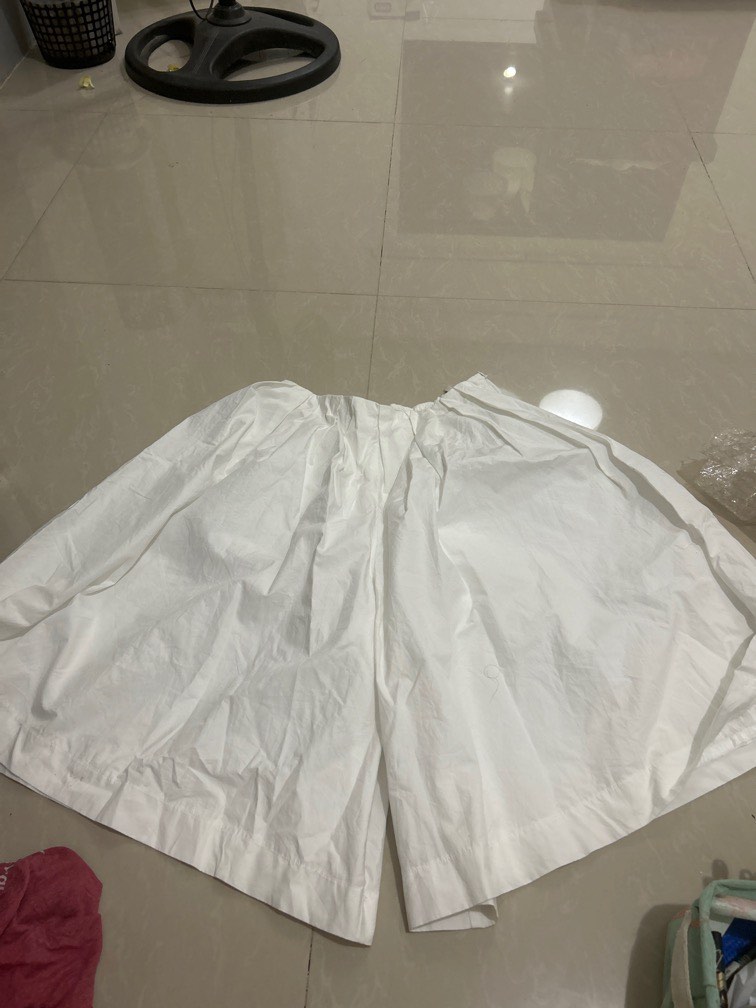 White Square Pants, Women's Fashion, Bottoms, Shorts on Carousell