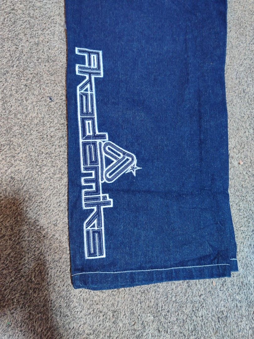 Akademiks Brand new Pants, Men's Fashion, Bottoms, Jeans on Carousell