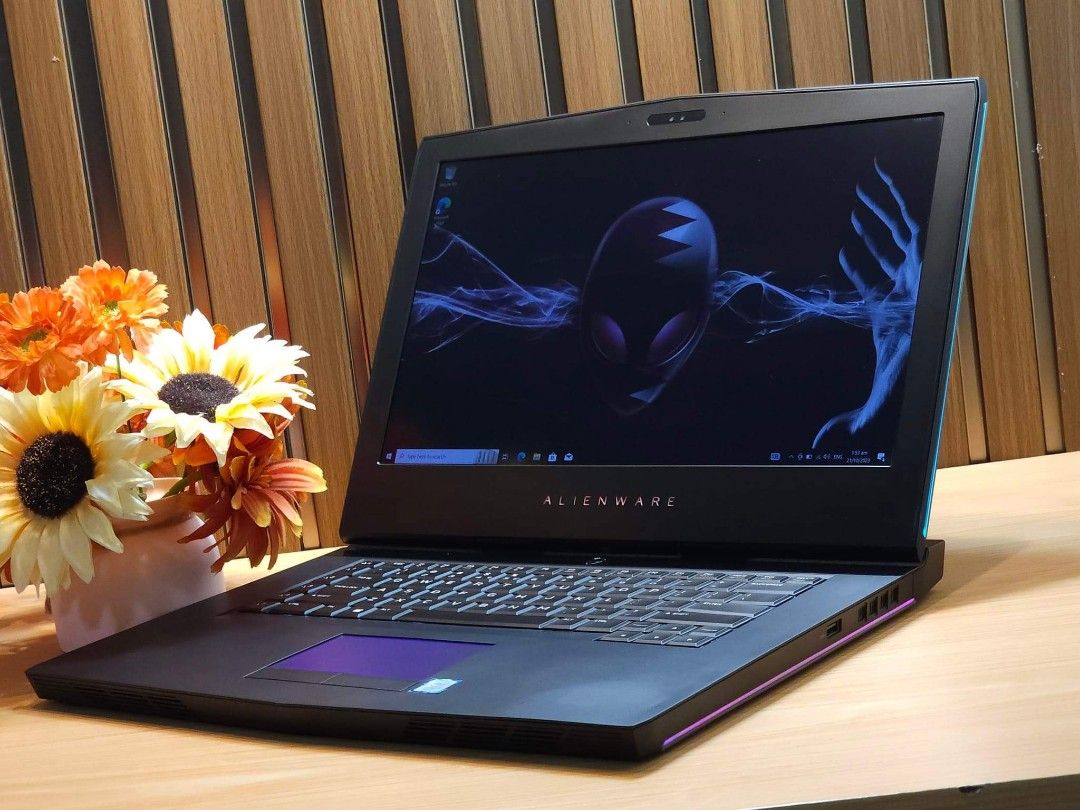 ALIENWARE 15 R3 GAMING i7 'KABYLAKE' 16GB RAM 256SSD + 1TB HDD GTX 1060 ...