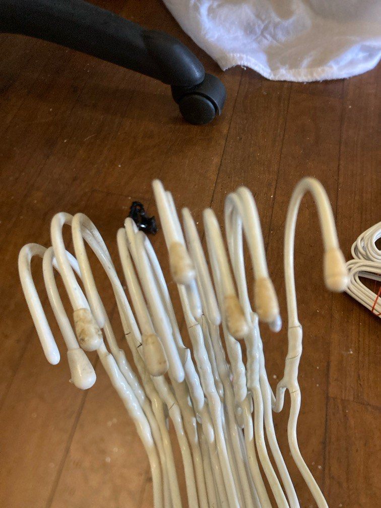 AS-IS White Wired Clothes Hangers 45pcs, Furniture & Home Living, Home ...