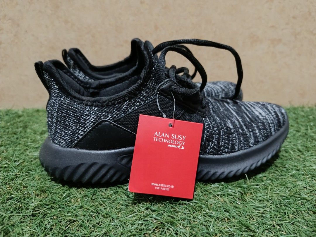 Astec shoes, Fesyen Pria, Sepatu , Sneakers di Carousell