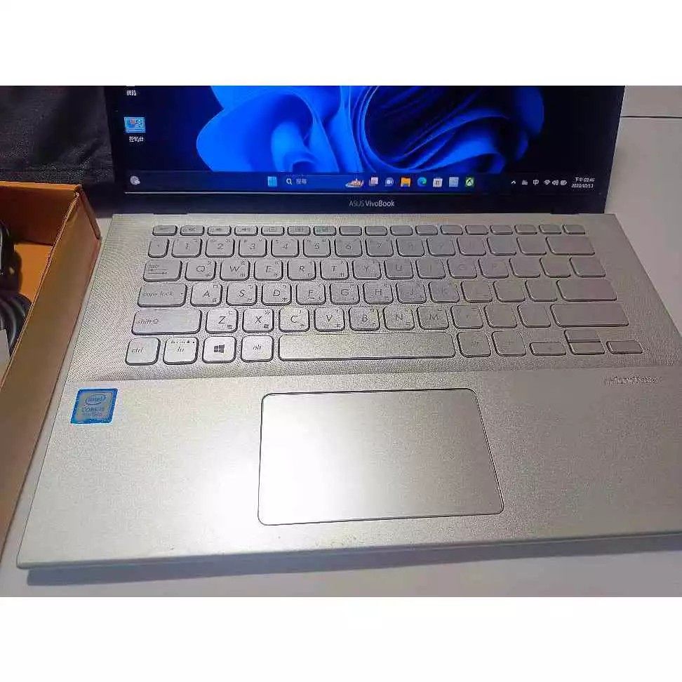 Asus VivoBook X412F Thin Laptop, 電腦及科技產品, 桌上電腦或筆記型電腦在旋轉拍賣