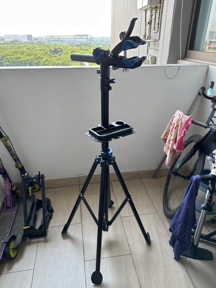 Bicycle Work Station / Stand, Sports Equipment, Bicycles & Parts, Parts ...