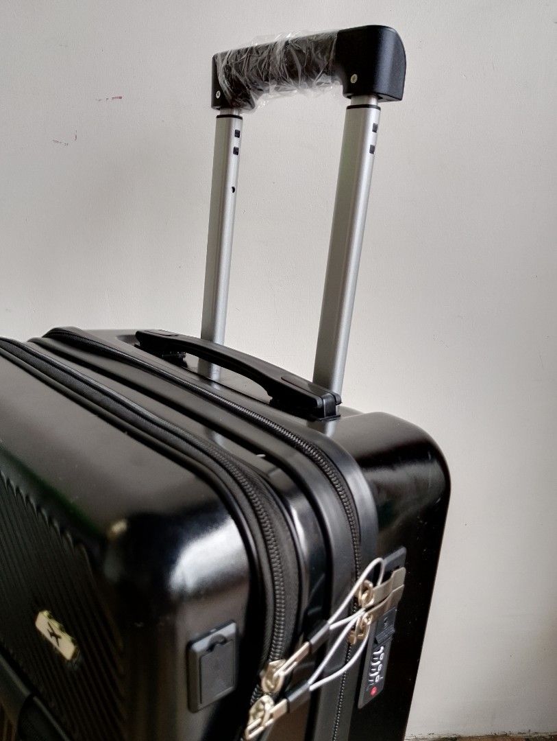 Bnew Handcarry Luggage With Gadget Compartment Rubber Wheels Silent ...