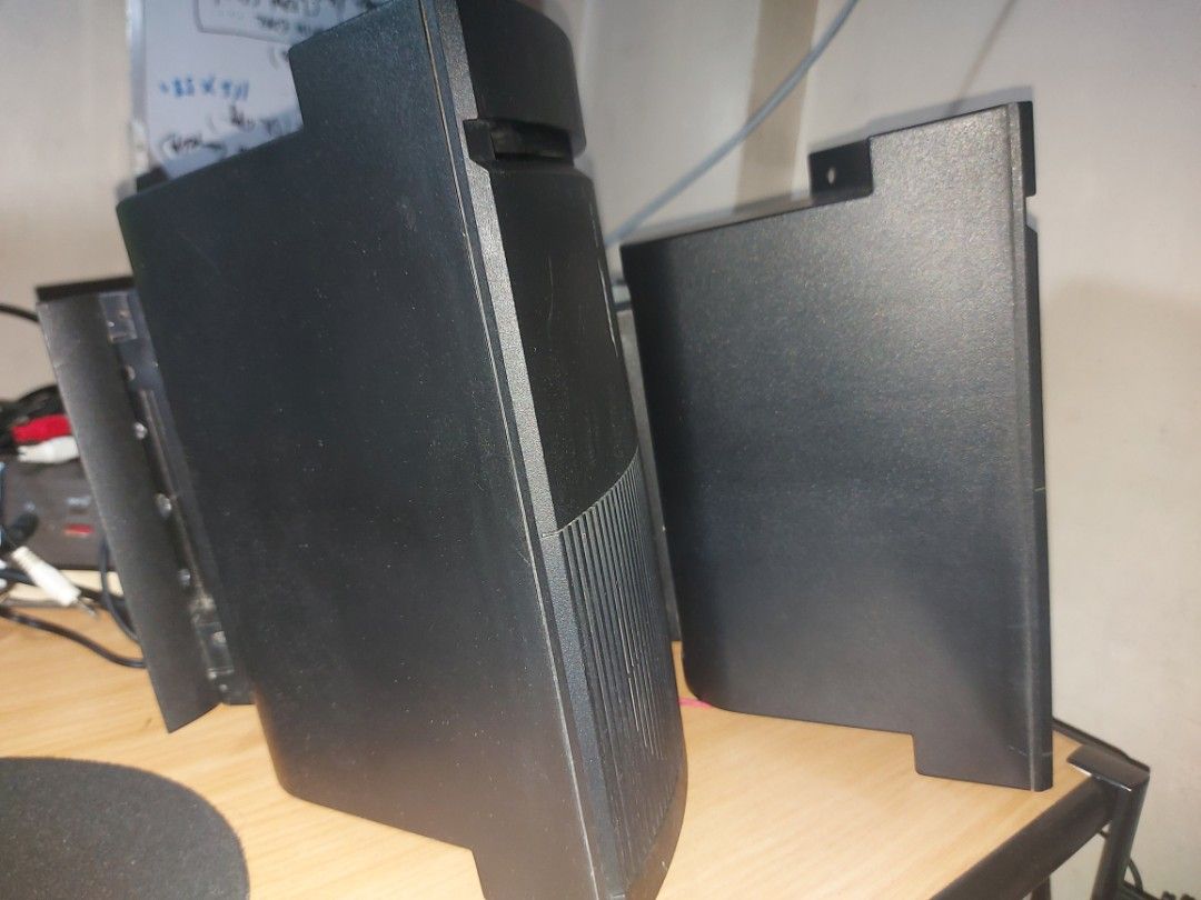 Bose Model 100 w/ Mounting Bracket. (Pair), Audio, Soundbars, Speakers & Amplifiers on Carousell