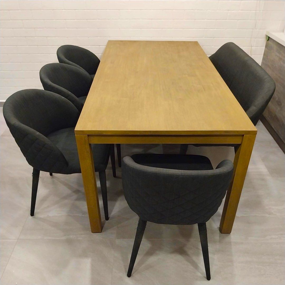 $400! Must go Reduced Castlery dining set includes 4 chairs and 1 Bench ...