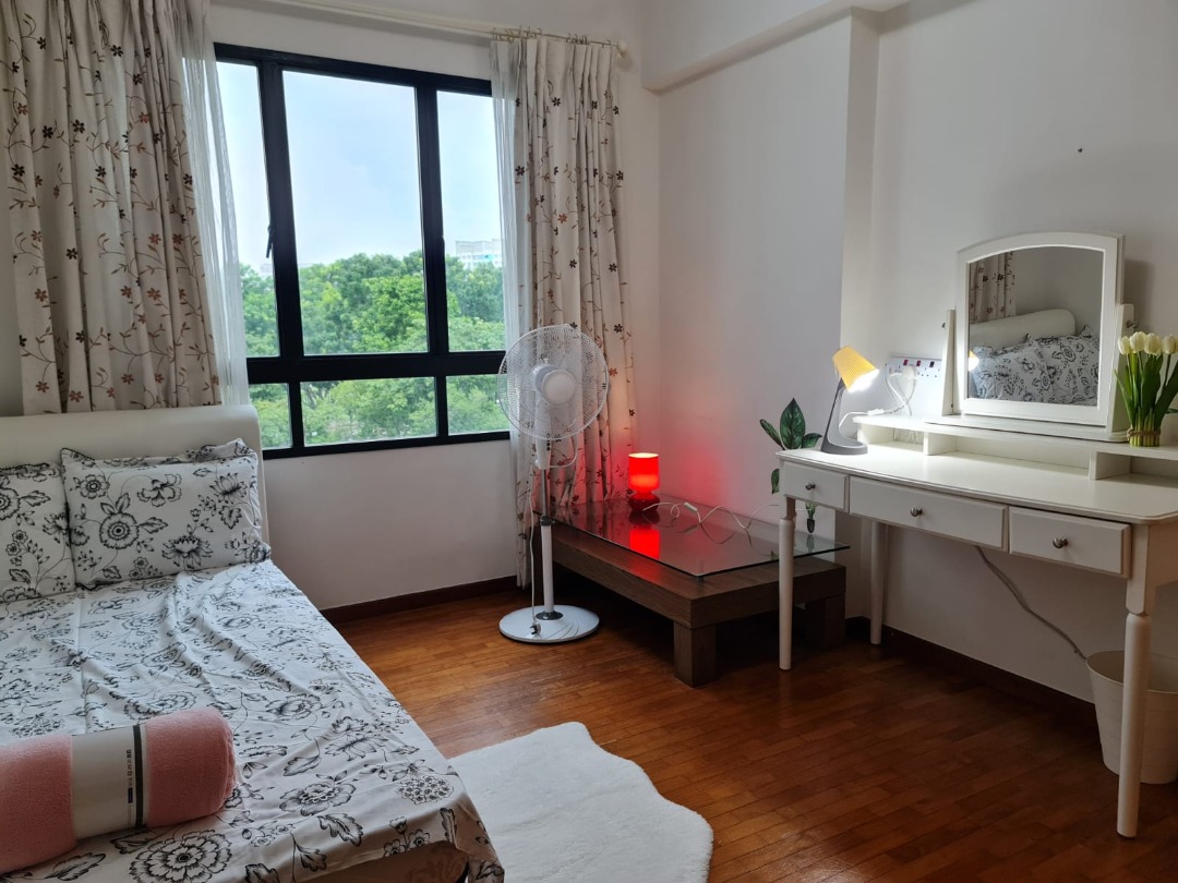 Couple Room - Cheap and Big Common Room for Rent in Coliving ...