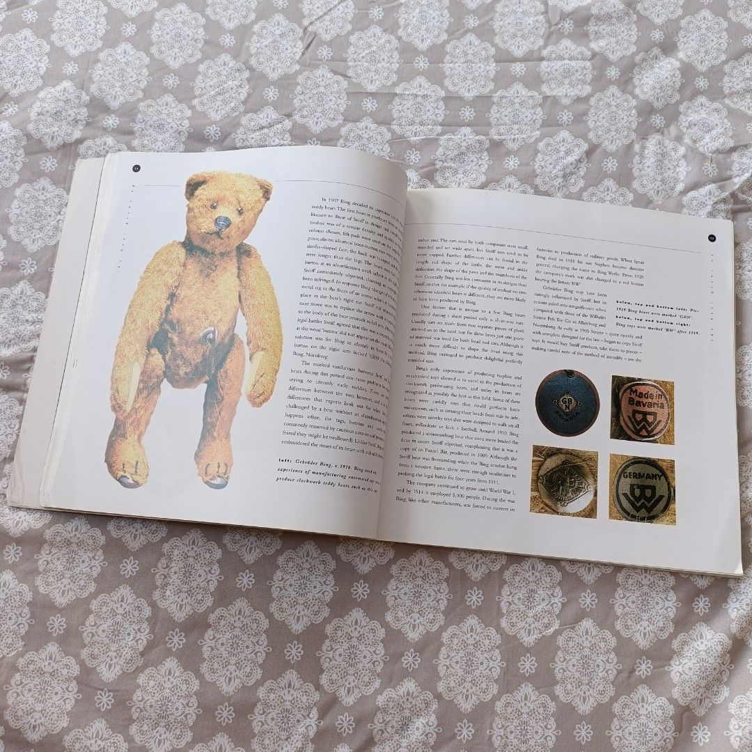 CHRISTIE'S CENTURY OF TEDDY BEARS (Leyla Maniera), Hobbies & Toys ...