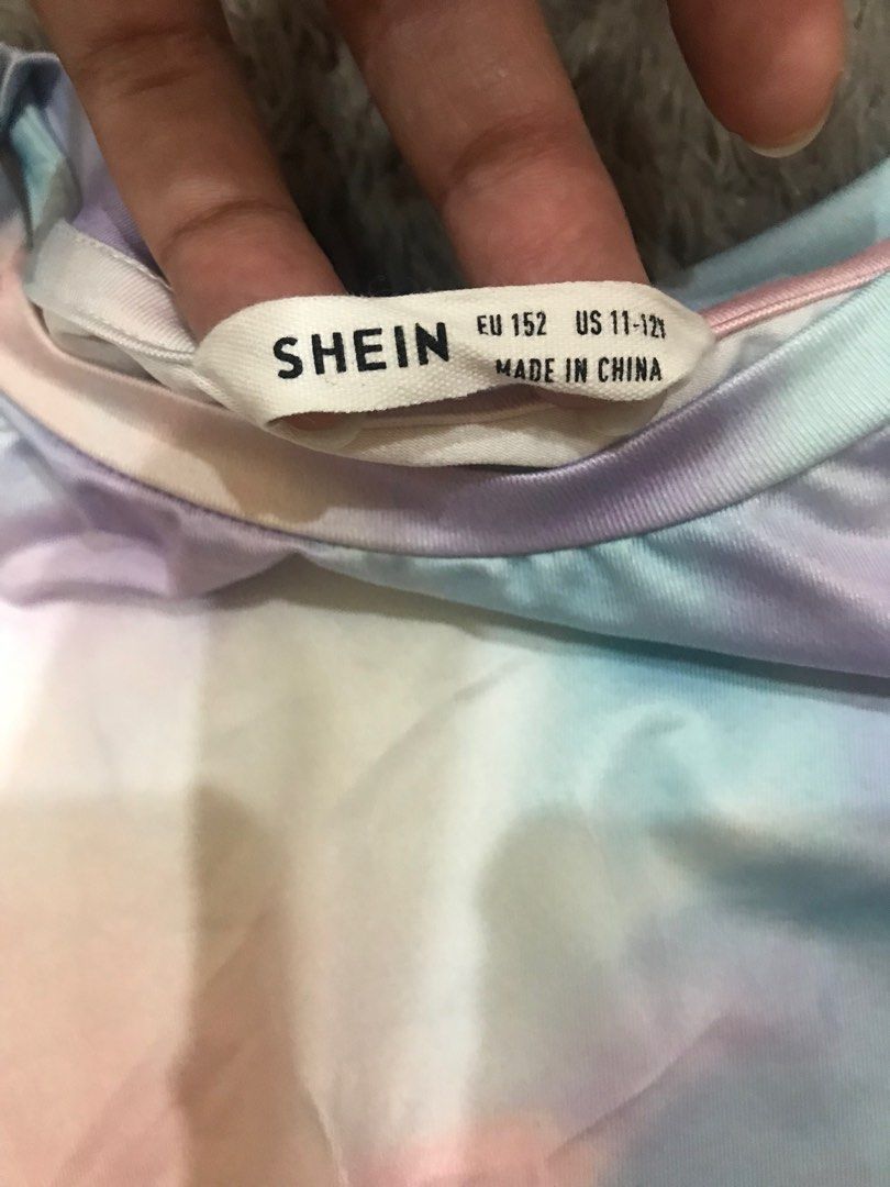 Crop Top brand shein, Fesyen Wanita, Pakaian Wanita, Atasan di Carousell
