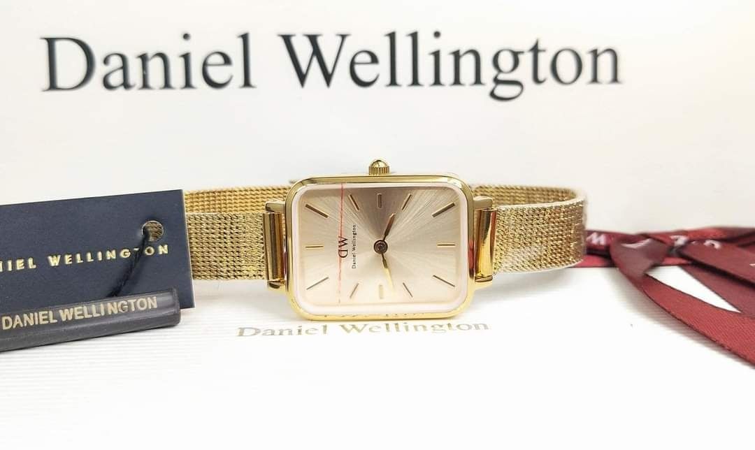 DW Watch, Women's Fashion, Watches & Accessories, Watches on Carousell