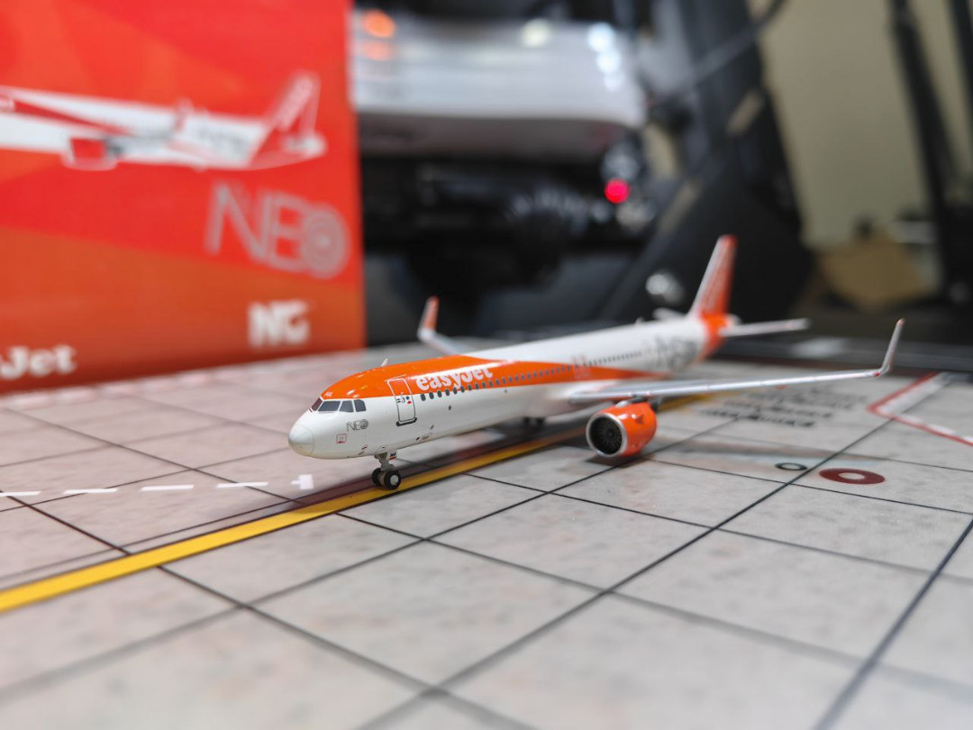 EasyJet | Airbus A321 neo | G-UZMA | Diecast Airplane, Hobbies & Toys ...