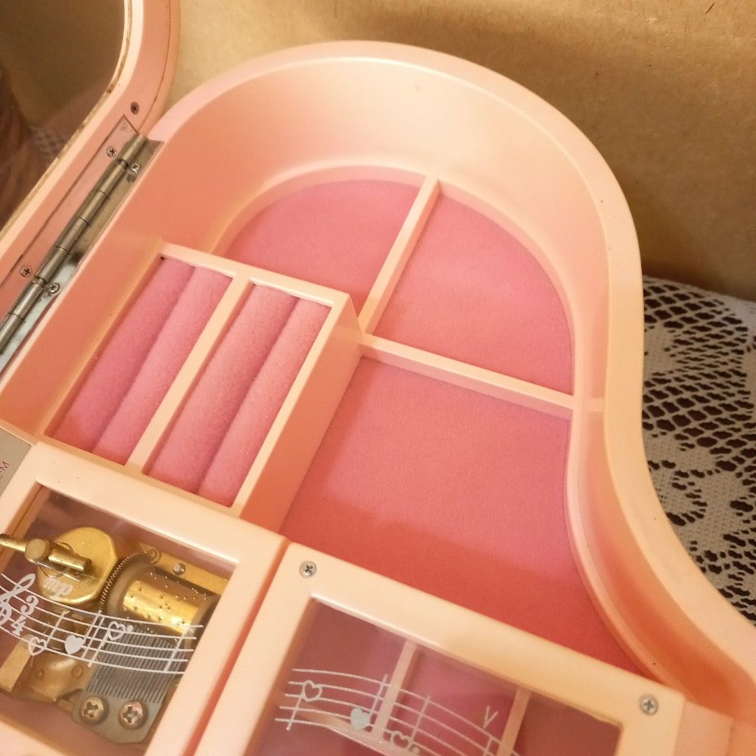 Edelweiss Sankyo plastic pink grand piano musical jewelry box, Hobbies ...