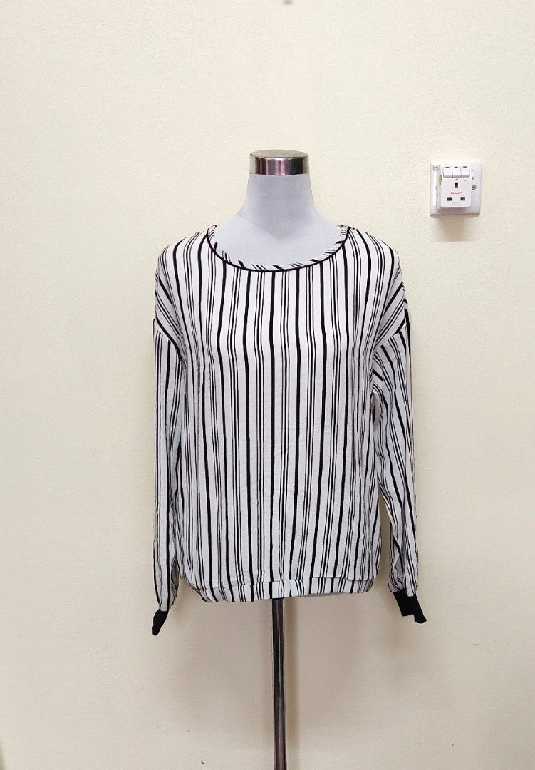 FILANTO BAGGY BLOUSE, Women's Fashion, Tops, Blouses on Carousell