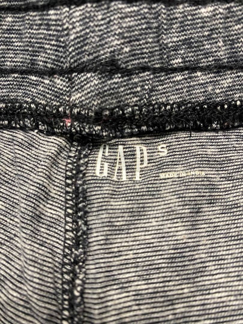 GAP Short Gym/Sport Active Wear, Men's Fashion, Activewear on Carousell
