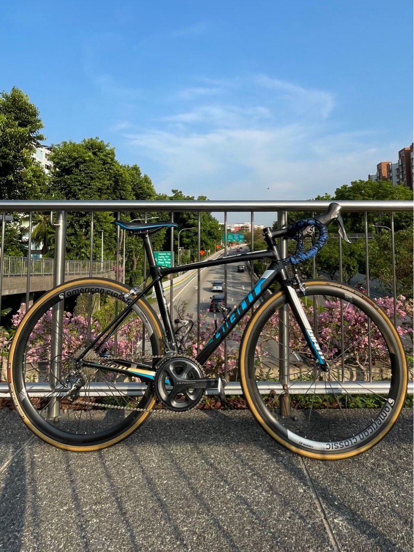 Giant TCR SLR with power meter, Sports Equipment, Bicycles & Parts ...