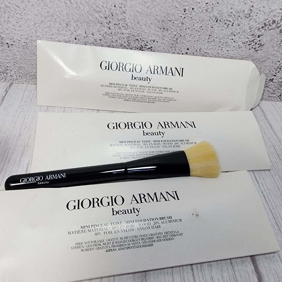 Giorgio Armani Beauty Mini Foundation Brush, Beauty & Personal Care ...
