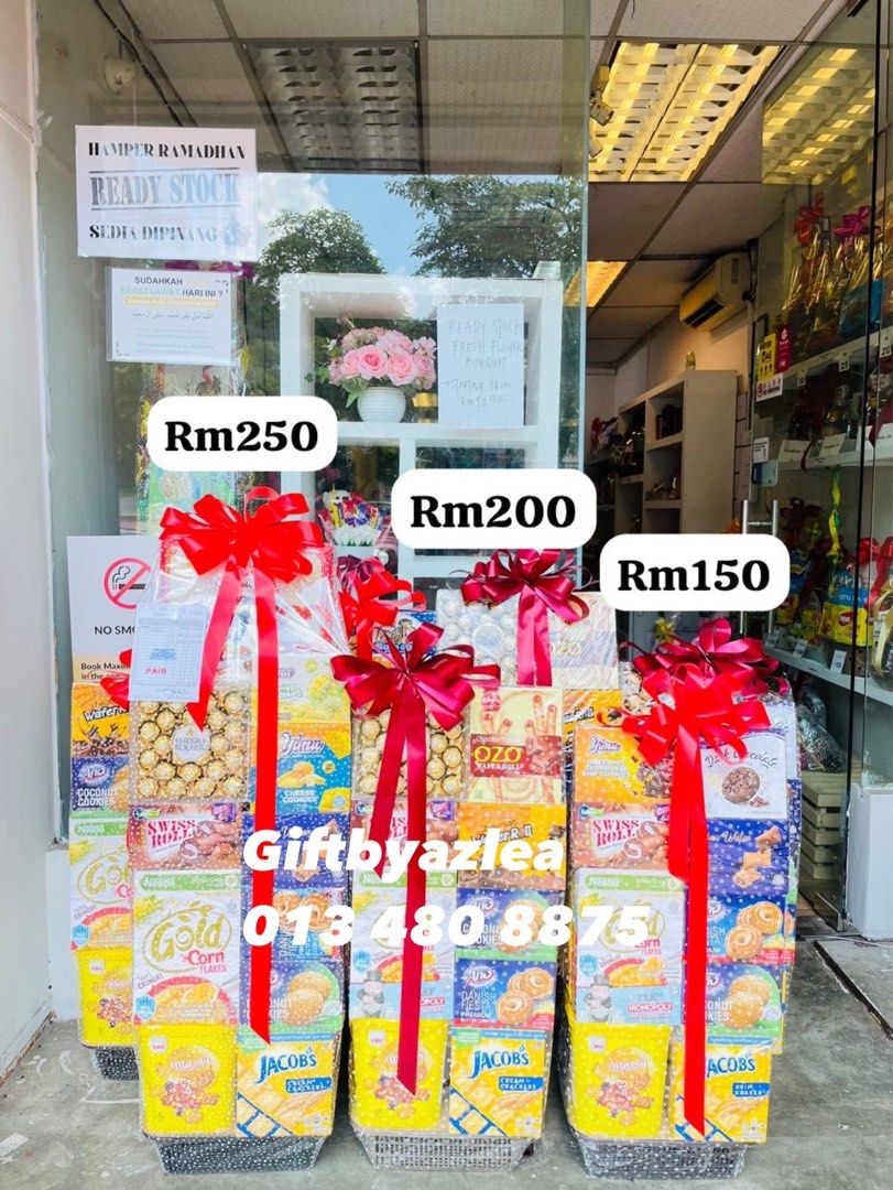 Hamper biskut dan ferrero rocher, Food & Drinks, Gift Baskets & Hampers ...
