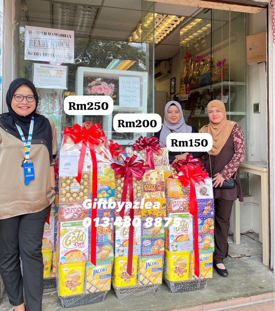 Hamper biskut dan ferrero rocher, Food & Drinks, Gift Baskets & Hampers ...