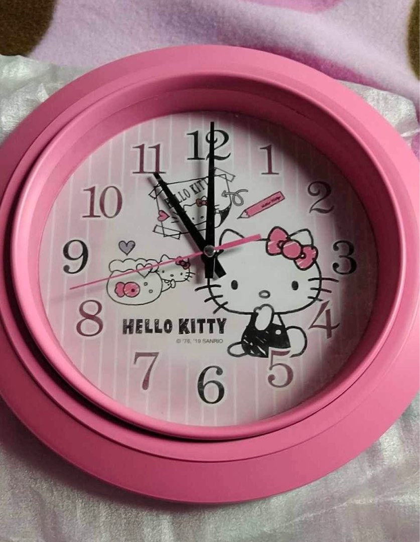 Hello Kitty Clock, Furniture & Home Living, Home Decor, Clocks on Carousell
