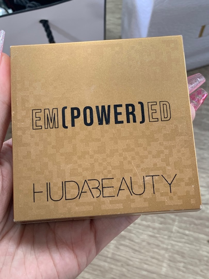 Huda Face Gloss, Beauty & Personal Care, Face, Makeup on Carousell