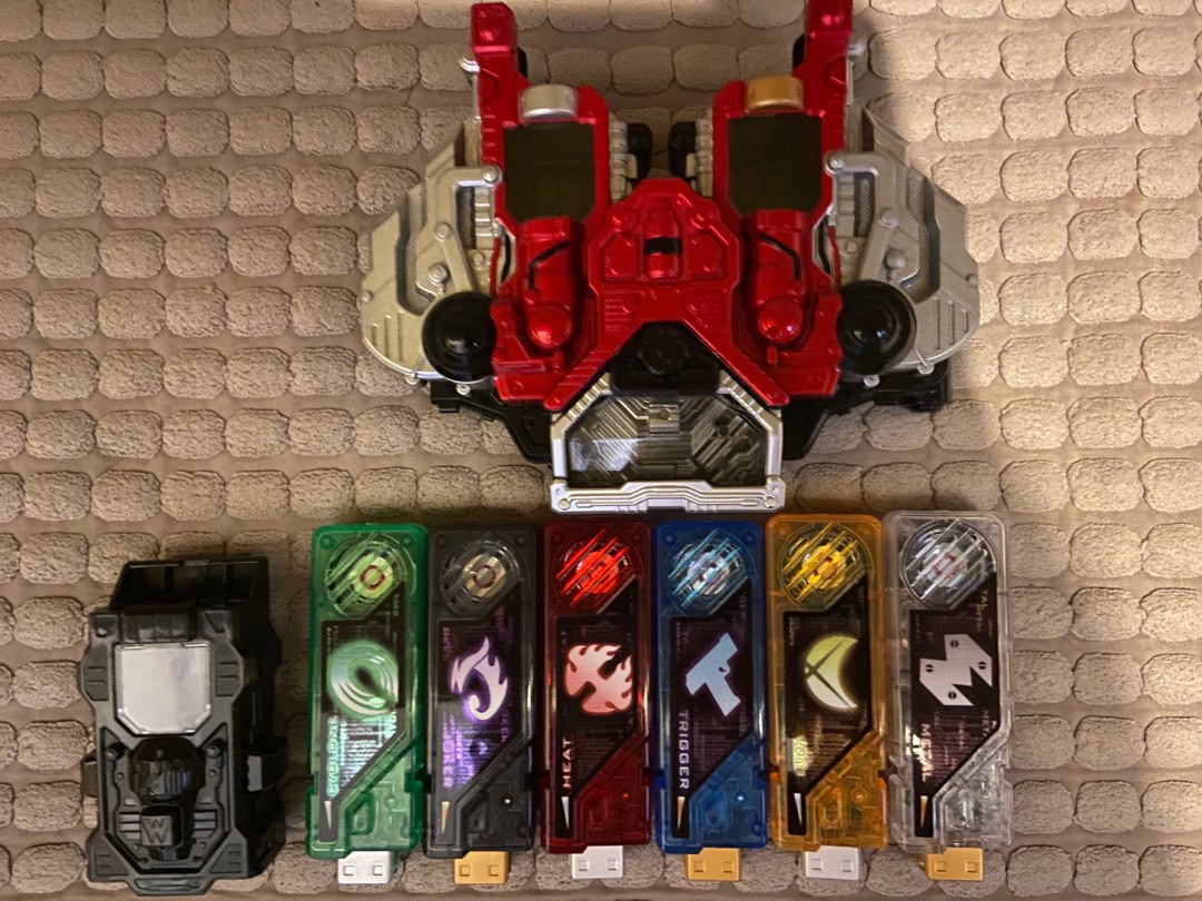Kamen Rider W DX Driver, 興趣及遊戲, 玩具 & 遊戲類 - Carousell