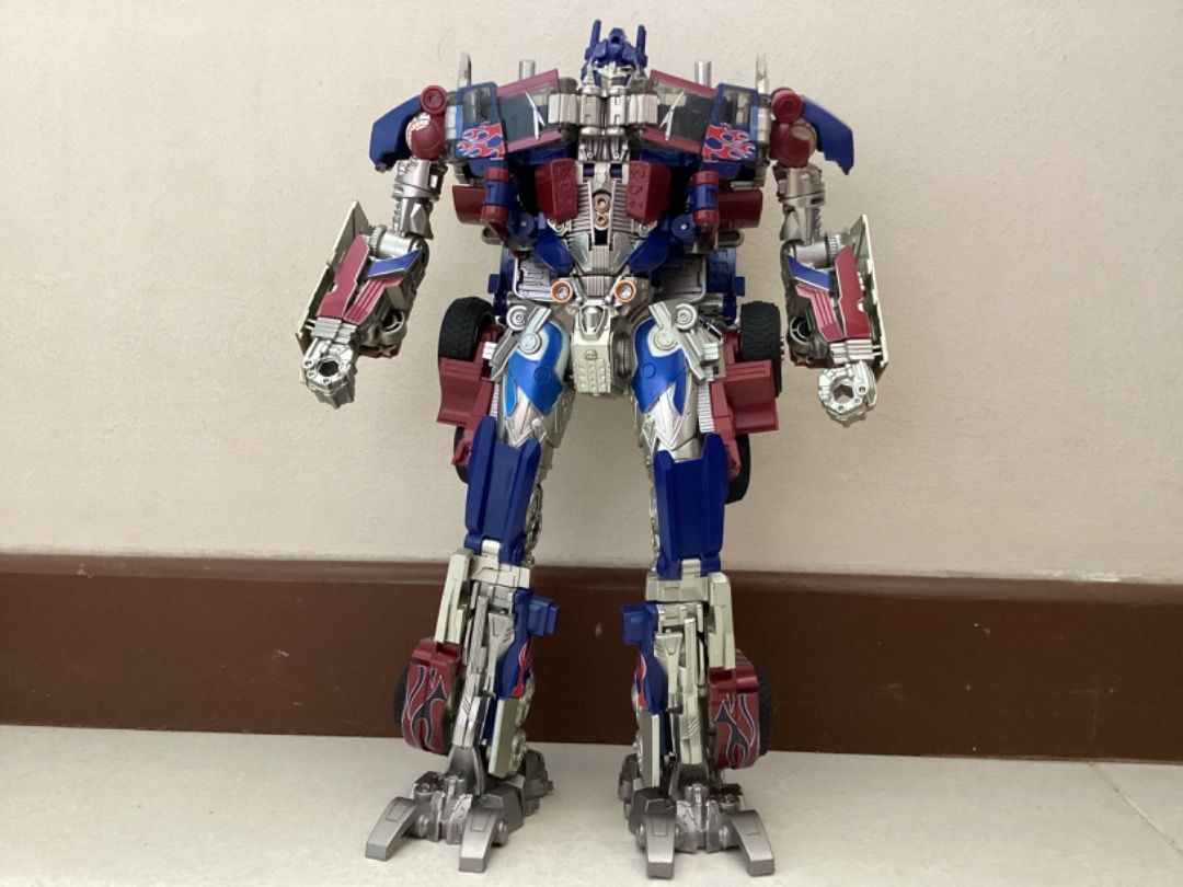 KO Commander class Optimus Prime(SELLING ASAP), Hobbies & Toys, Toys ...
