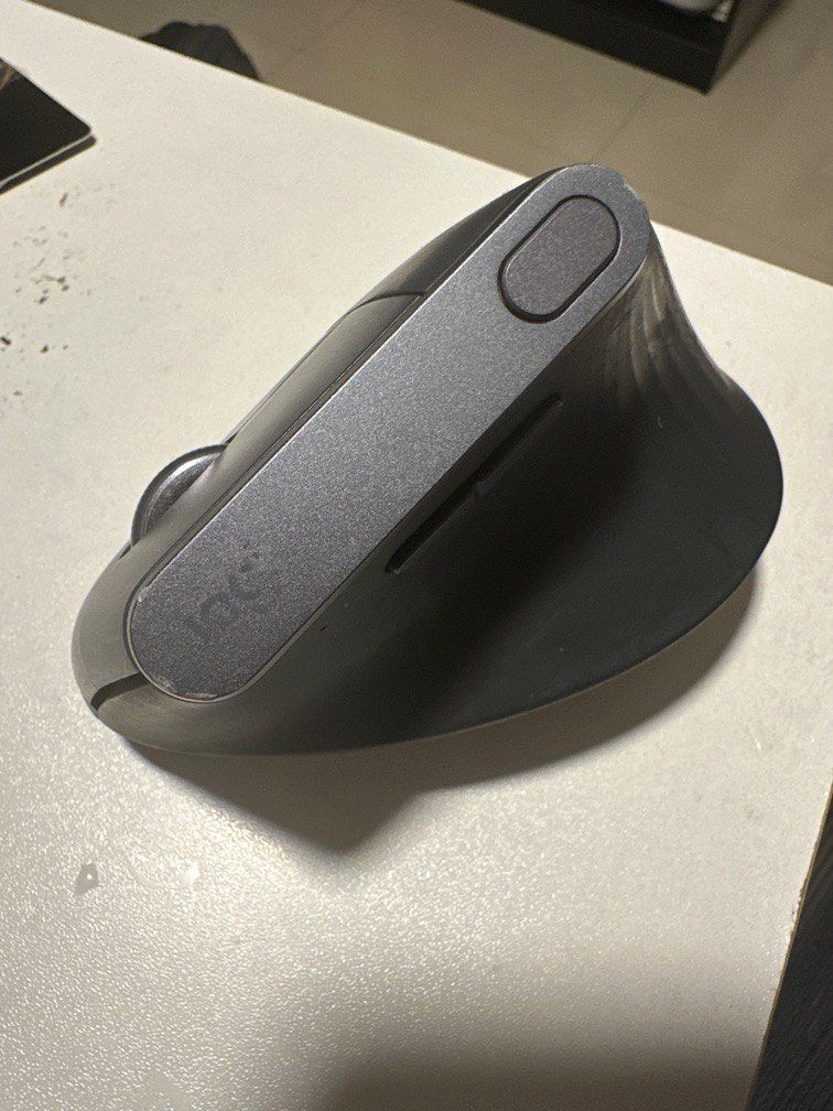 Logitech MX Vertical, Computers & Tech, Parts & Accessories, Mouse ...
