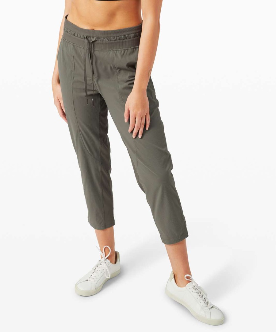 Lululemon Dance Studio Crop *25" Grey Sage 2916, Fesyen Wanita, Pakaian ...