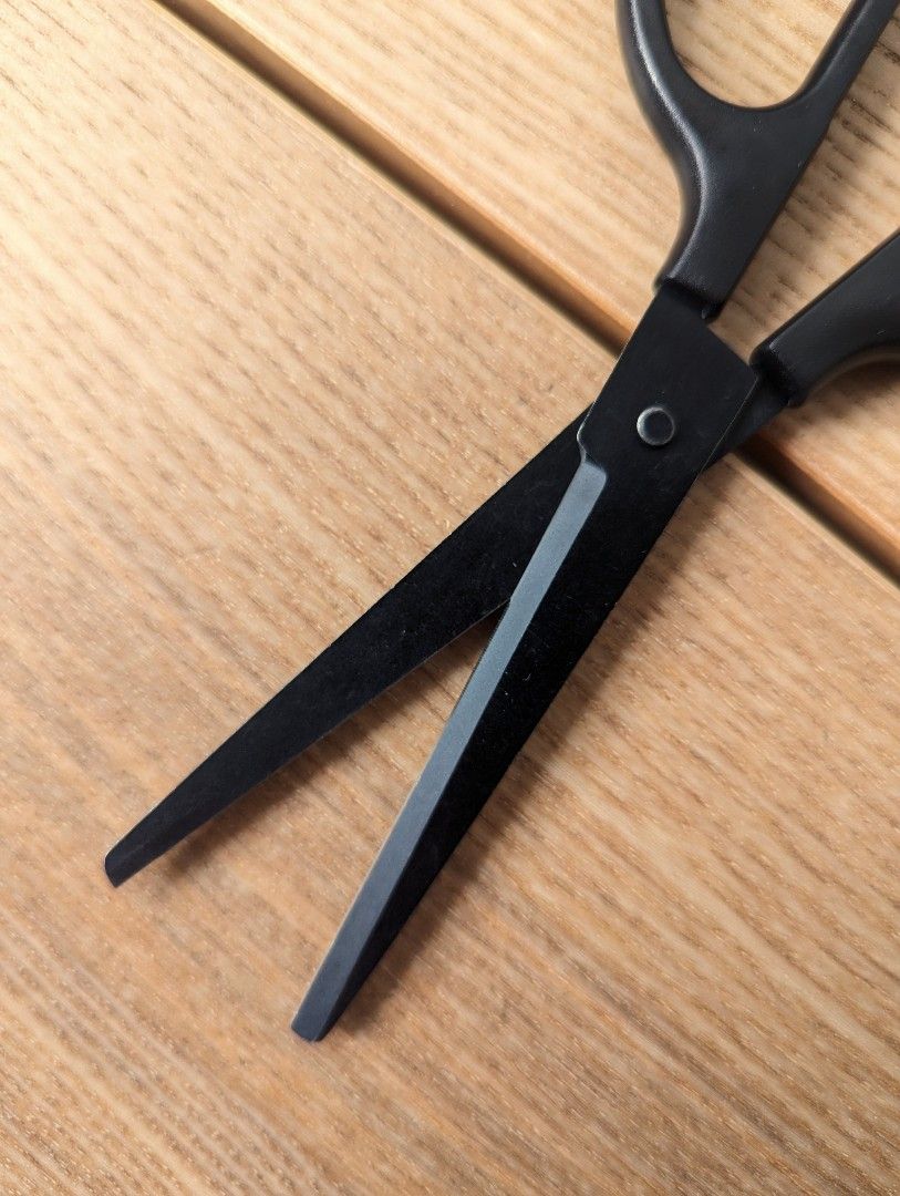 M&G Black Scissors and DELI Black Anti-stick Pen Knife, Hobbies & Toys ...