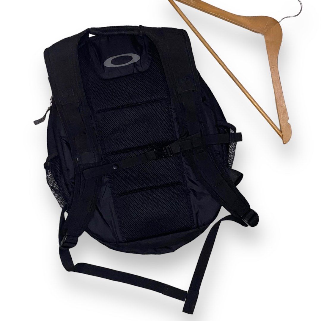 Oakley Flak Pack EVO, Men's Fashion, Bags, Backpacks on Carousell