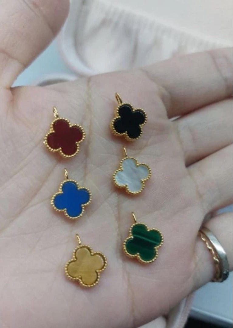 Pawnable 18k vca pendant, Women's Fashion, Jewelry & Organizers ...