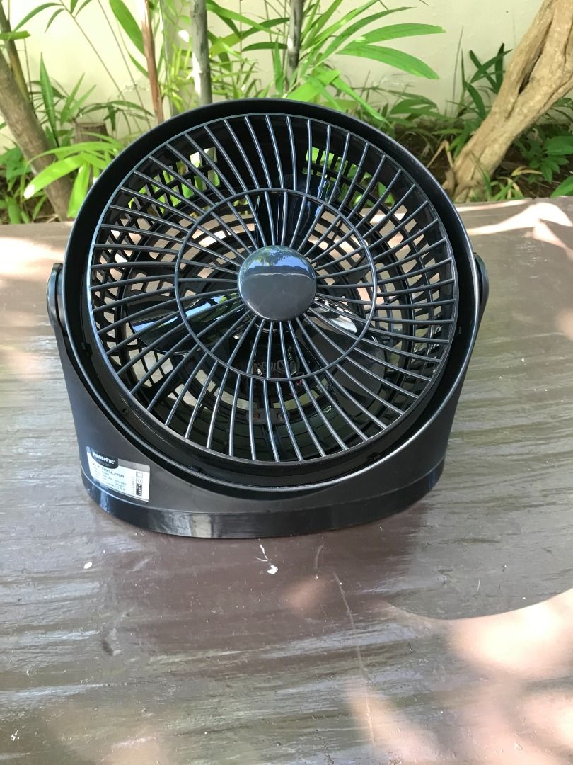 Powerpac 9 inches air circulator. In good working condition. Have 3 ...