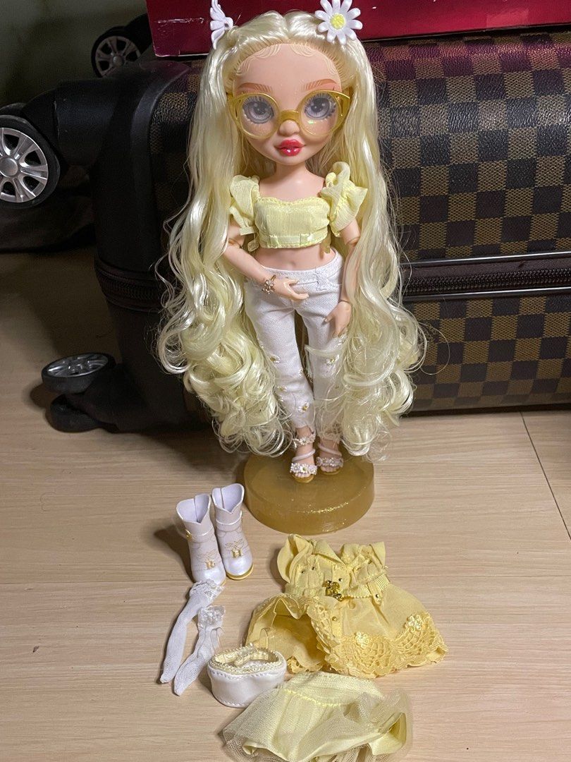 Rainbow high doll Delilah Fields, Hobbies & Toys, Toys & Games on Carousell