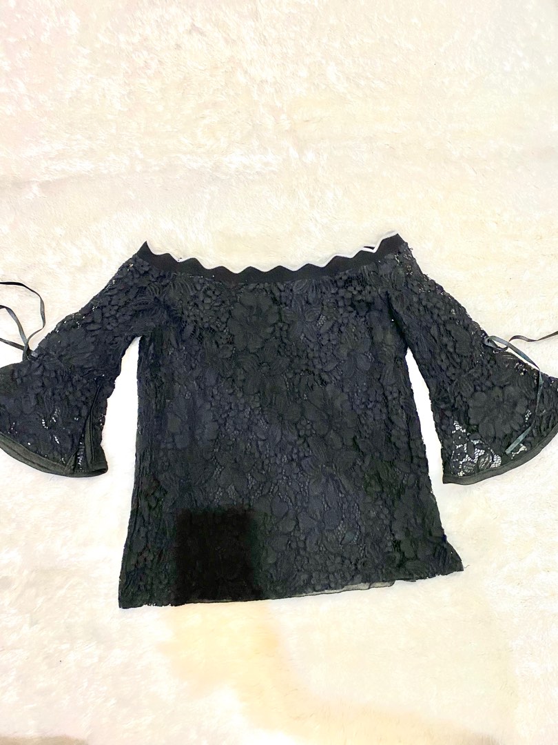 Sabrina top Black, Fesyen Wanita, Pakaian Wanita, Atasan di Carousell