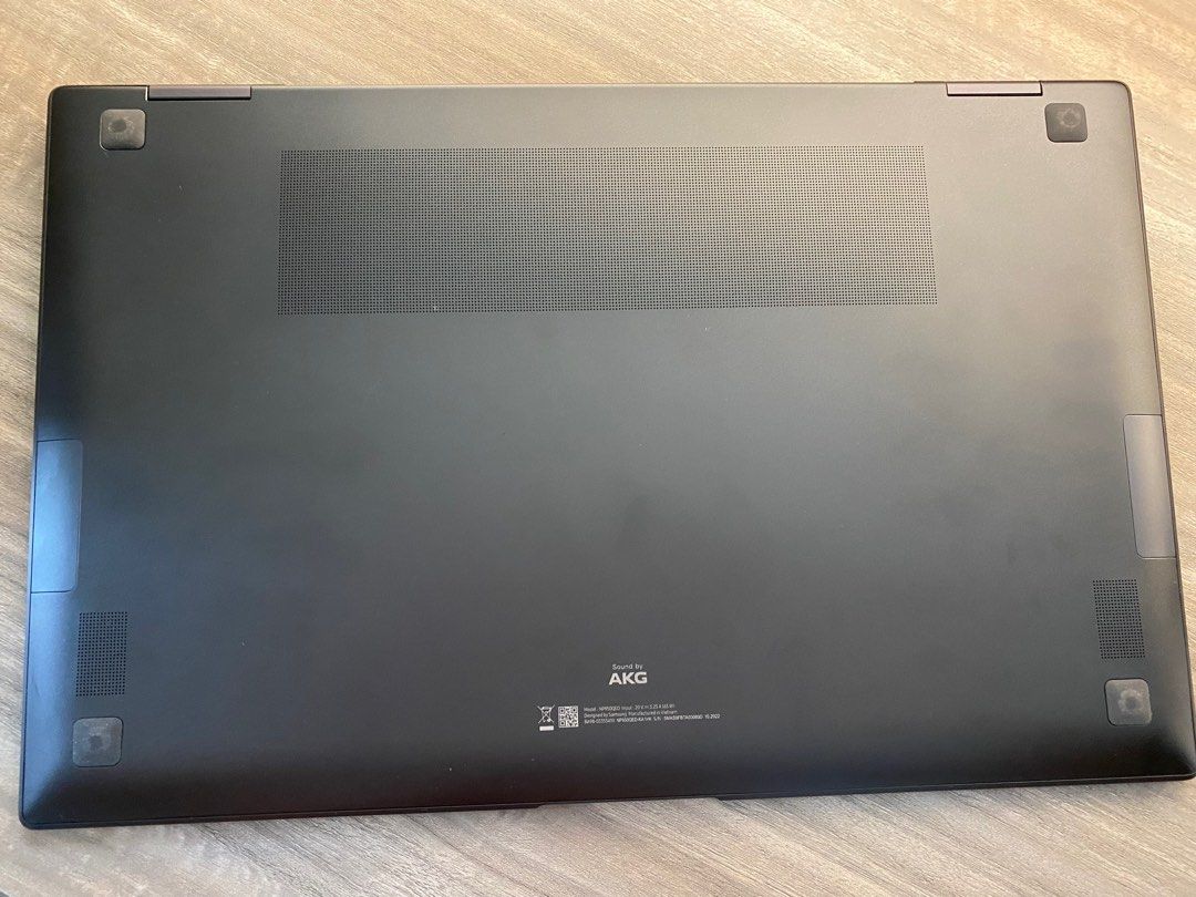 Samsung notebook NP950QEP design, 電腦＆科技, 桌上電腦 - Carousell