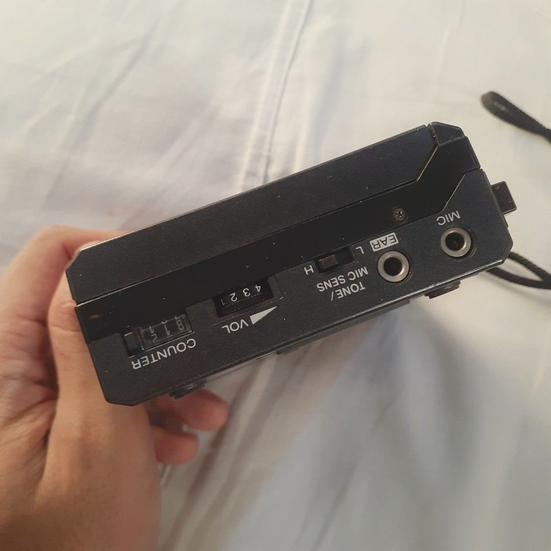 Sony TCM-57 Walkman/Cassette Player with Toshiba HR-MV1 Rare Vintage ...