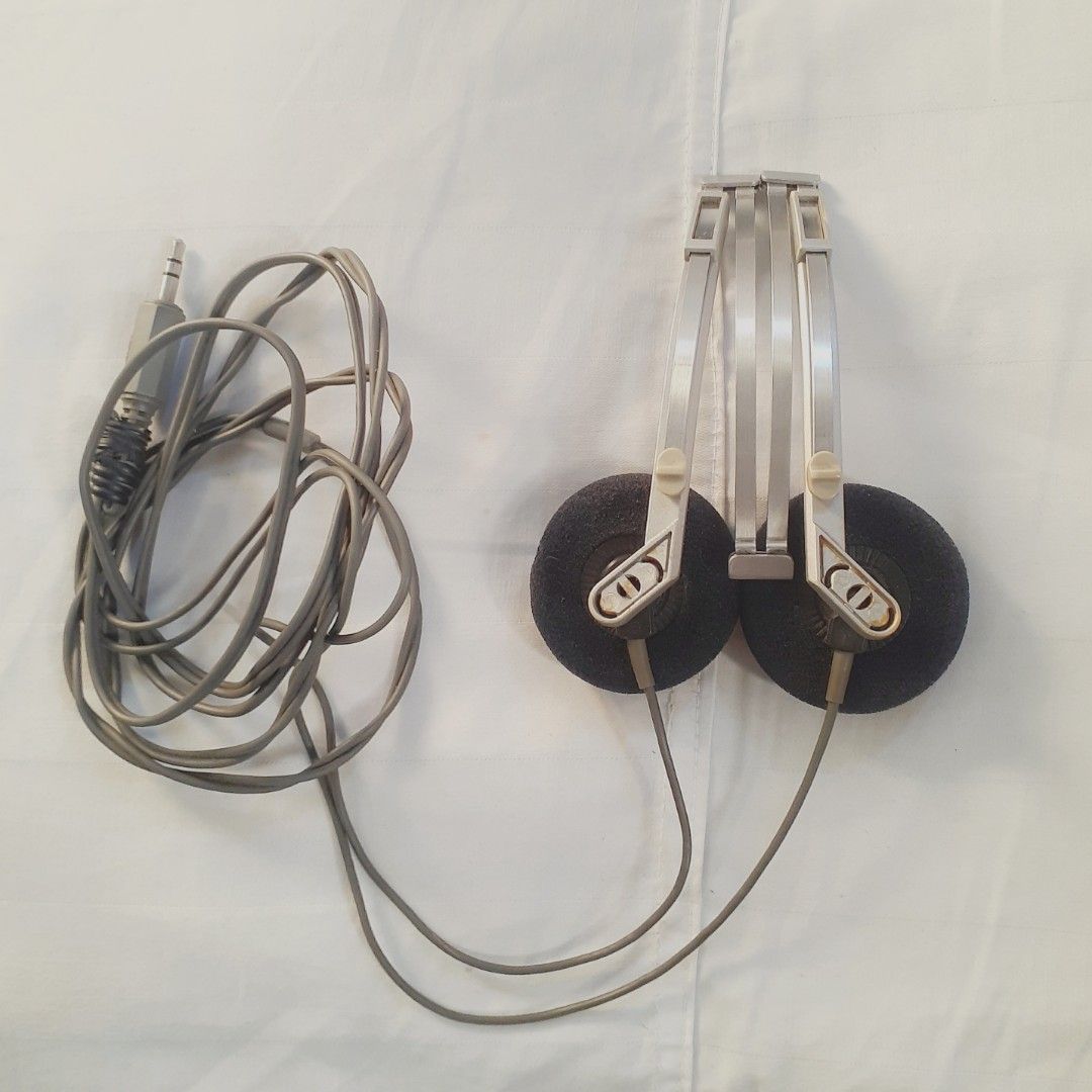 Sony TCM-57 Walkman/Cassette Player with Toshiba HR-MV1 Rare Vintage ...