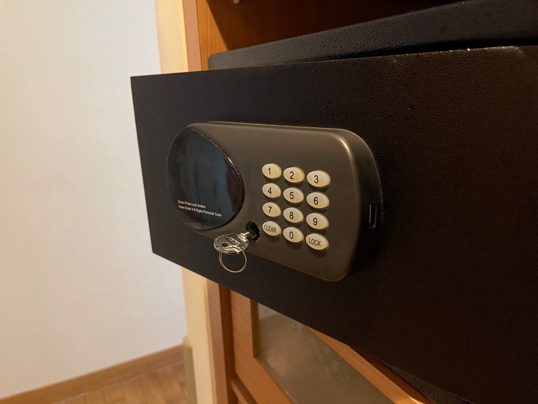 Sure-Loc SSVG Laptop / Desktop Safe, Furniture & Home Living, Security ...