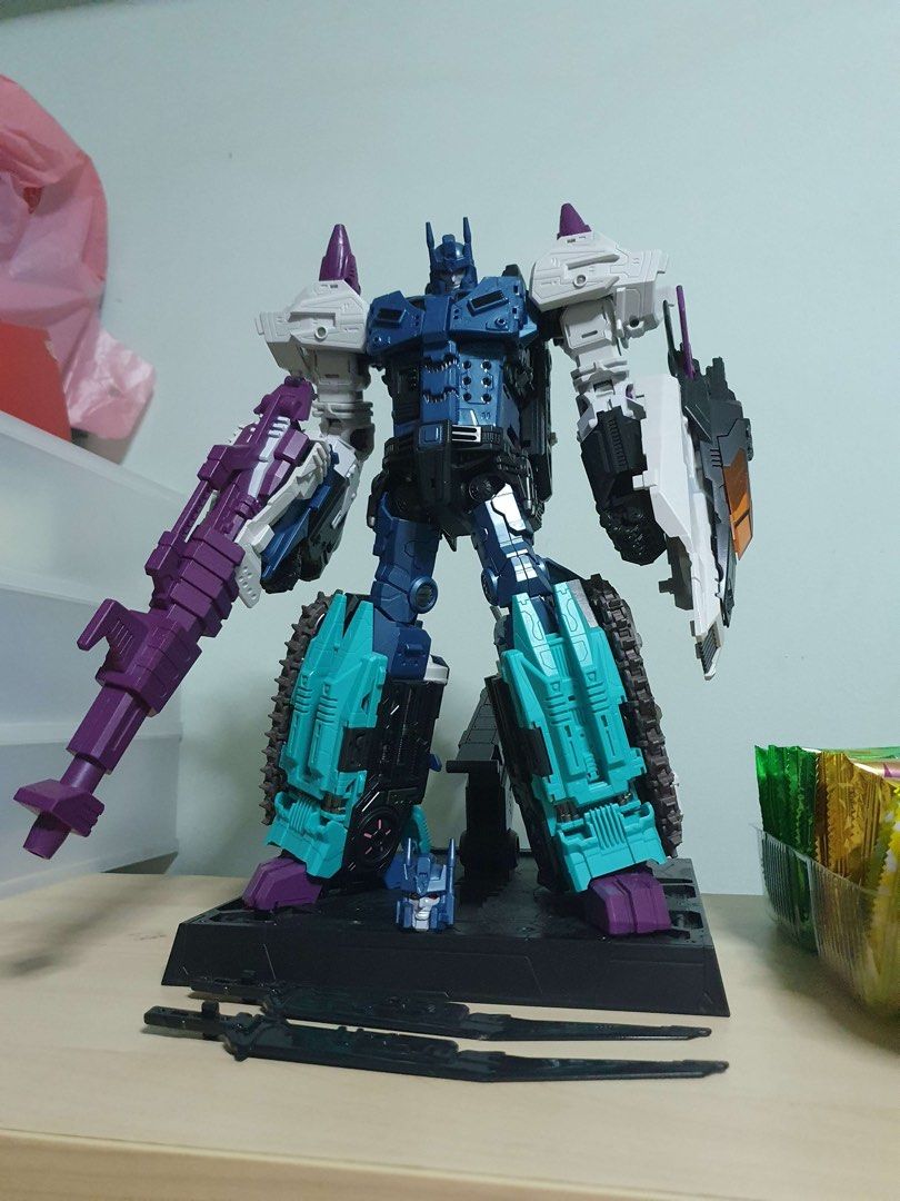 Transformers MMC Carnifex ( IDW Overlord), Hobbies & Toys, Toys & Games ...