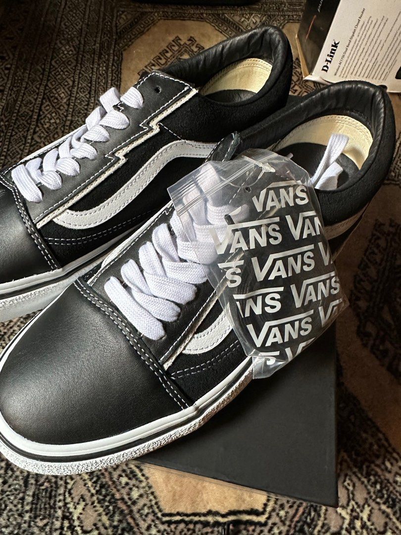 VANS VAULT X MASTER MIND WORLD OLD SCHOOL BOLT, Men's Fashion, Footwear ...