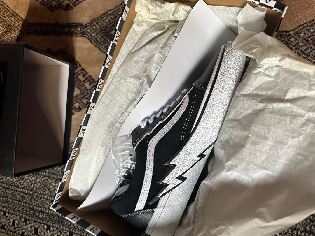 VANS VAULT X MASTER MIND WORLD OLD SCHOOL BOLT, Men's Fashion, Footwear ...