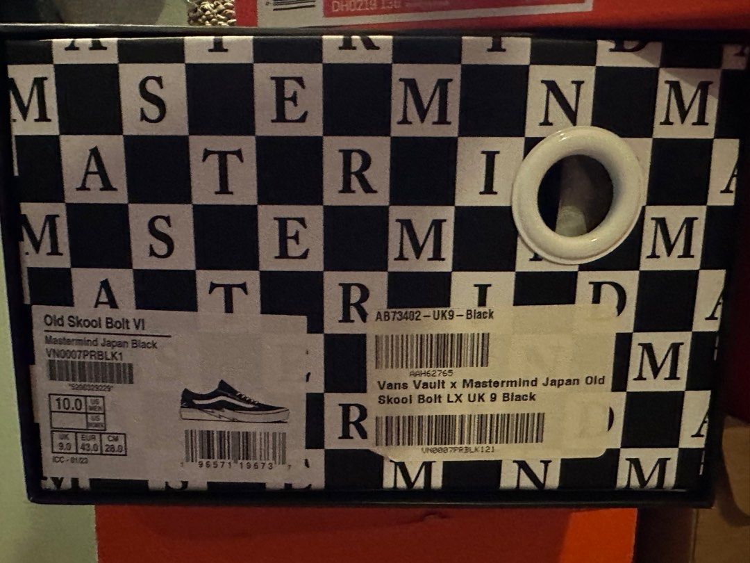 VANS VAULT X MASTER MIND WORLD OLD SCHOOL BOLT, Men's Fashion, Footwear ...