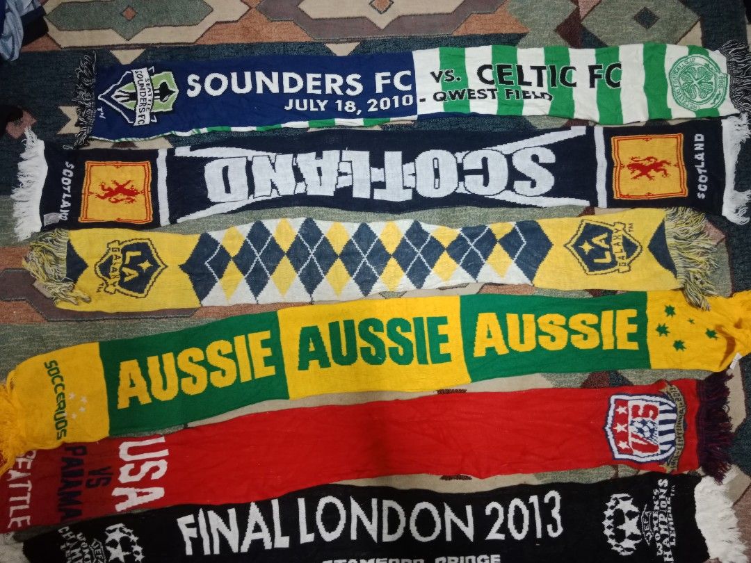 Vintage football mafla, Hobbies & Toys, Collectibles & Memorabilia ...