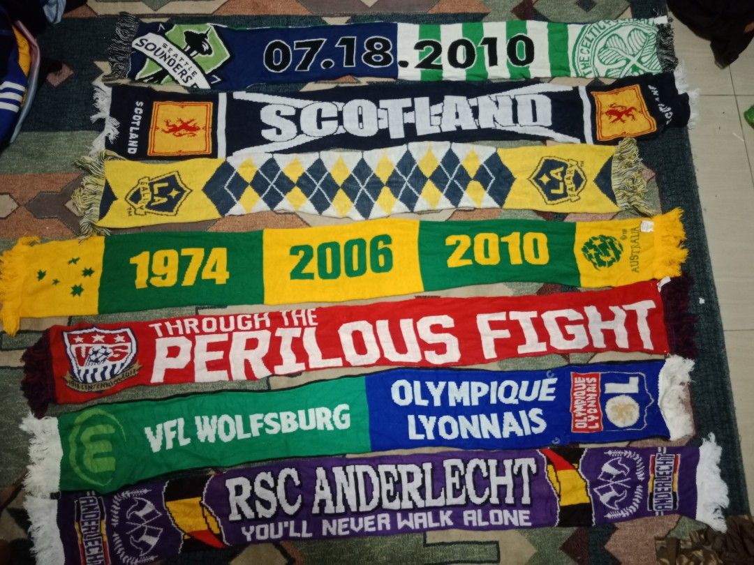 Vintage football mafla, Hobbies & Toys, Collectibles & Memorabilia ...