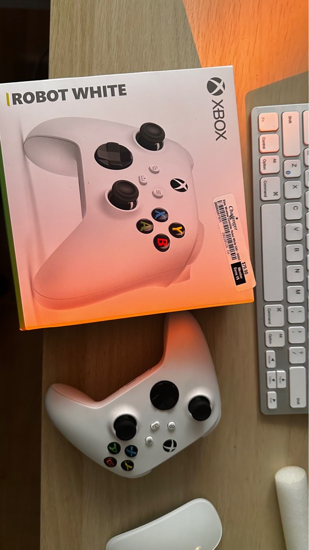 Xbox controller robot white, Video Gaming, Gaming Accessories ...