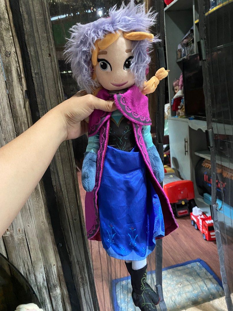 Anna plush (disney), Hobbies & Toys, Toys & Games on Carousell