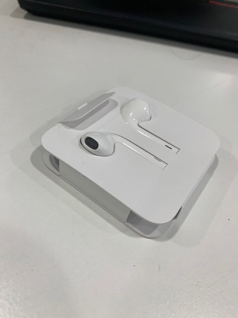 Apple Earpods, Audio, Earphones on Carousell