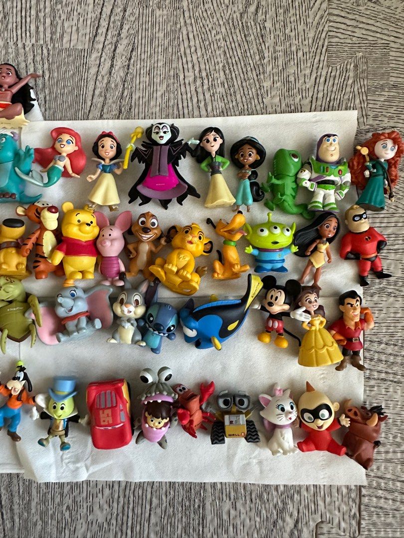 BN Disney 100 Mini Figurines - Cow Play Cow Moo CPCM, Hobbies & Toys ...